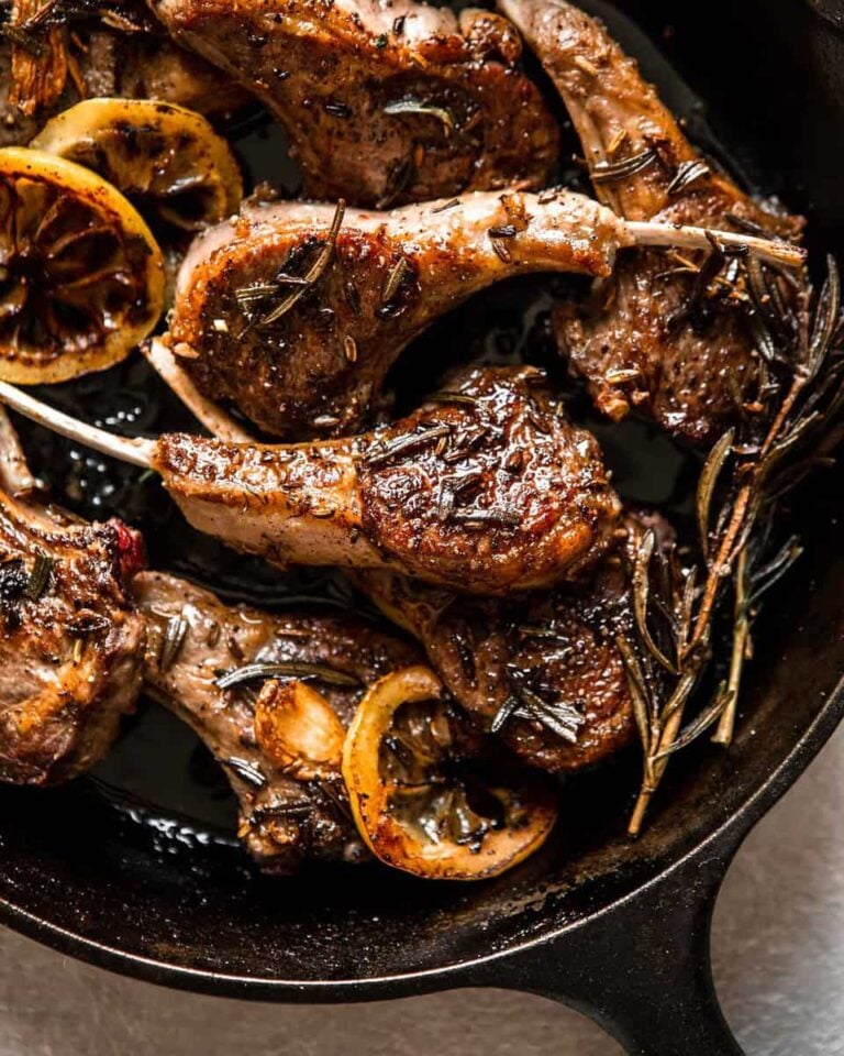 Easy Pan Seared Lamb Chops Recipe (with Garlic and Rosemary)