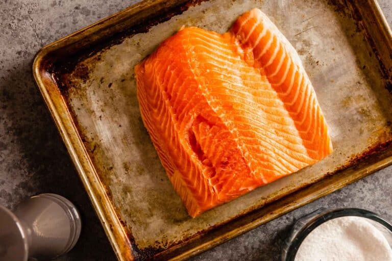 Easy Broiled Salmon Recipe (15-Minute Juicy Salmon!)